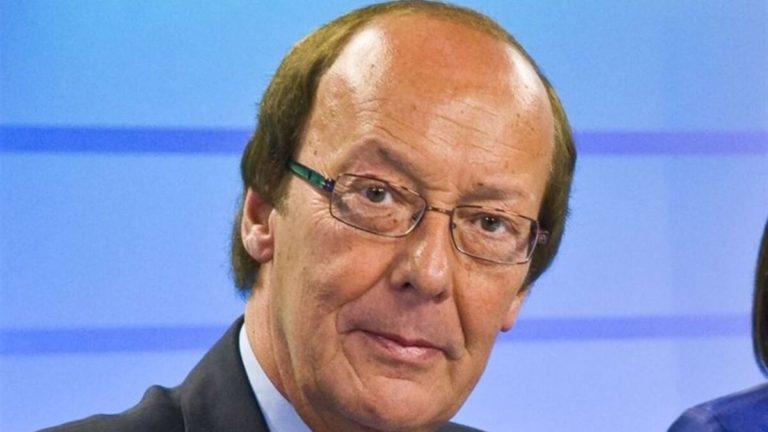 Fred Dinenage Wiki, Age, ITV, Wife, Children, Height, Net Worth, Salary ...