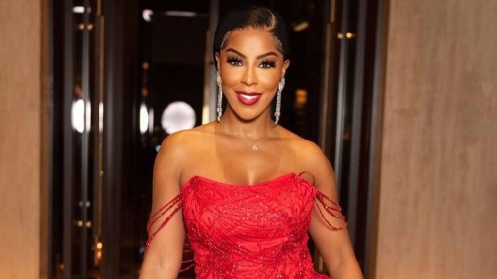 Caroline Brooks Wiki, Age, Husband, Boyfriend, Son, RHOD, Parents ...