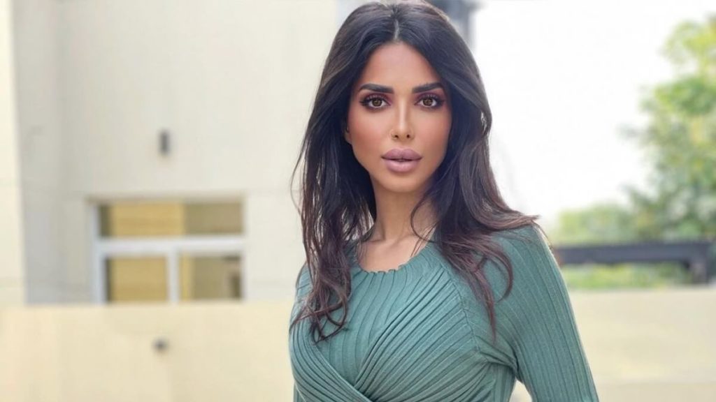 Sara Al Madani Wiki, Age, Son, Parents, RHOD 2022, Height, Net Worth ...