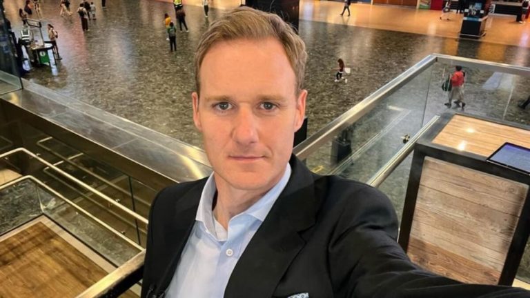 Dan Walker Wife, Wiki, Age, Children, Salary, Family, Height, Net Worth ...